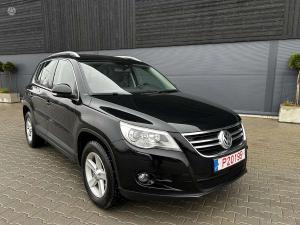 Melns Volkswagen Tiguan 2007 Šauļi, ar dzinēja tilpumu 2.00 L un nobraukumu 289 tūkst. km par 4890 €, foto 4 vietnē AUTOMOTO.COM.LV