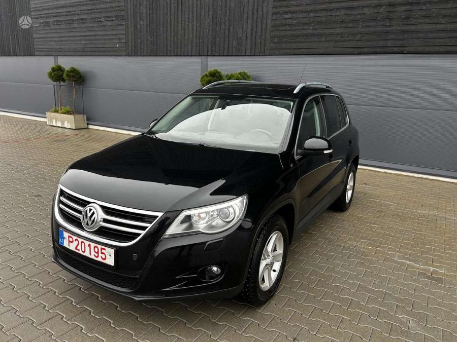 Melns Volkswagen Tiguan 2007 Šauļi, ar dzinēja tilpumu 2.00 L un nobraukumu 289 tūkst. km par 4890 €, foto 9 vietnē AUTOMOTO.COM.LV
