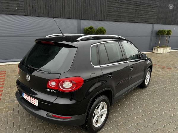 Melns Volkswagen Tiguan 2007 Šauļi, ar dzinēja tilpumu 2.00 L un nobraukumu 289 tūkst. km par 4890 €, foto 10 vietnē AUTOMOTO.COM.LV