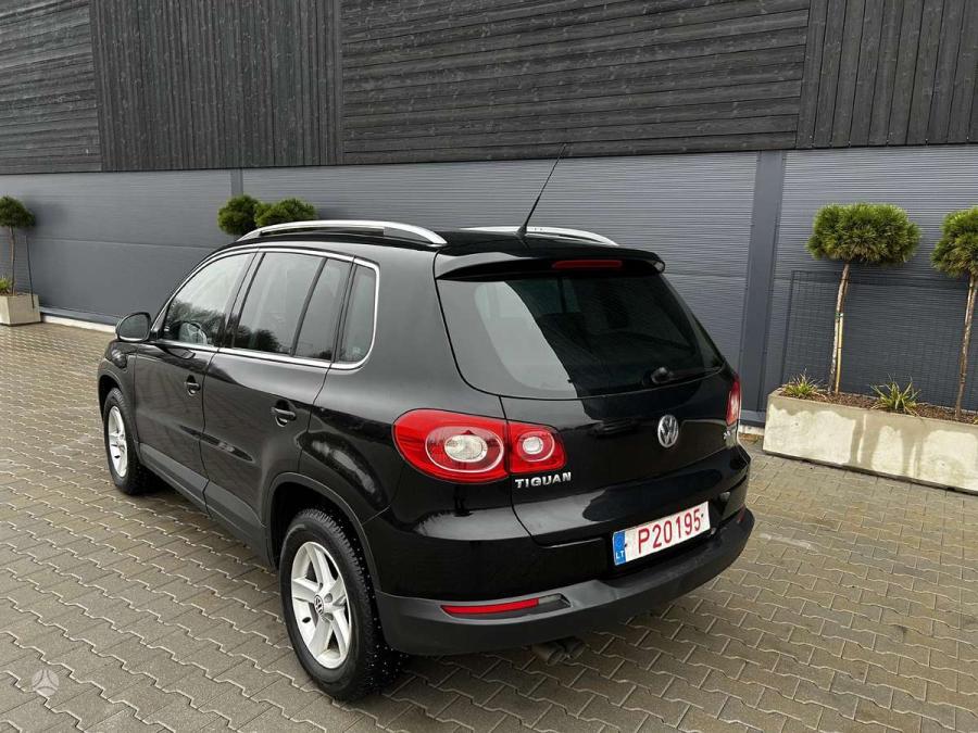 Melns Volkswagen Tiguan 2007 Šauļi, ar dzinēja tilpumu 2.00 L un nobraukumu 289 tūkst. km par 4890 €, foto 11 vietnē AUTOMOTO.COM.LV