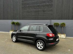 Melns Volkswagen Tiguan 2007 Šauļi, ar dzinēja tilpumu 2.00 L un nobraukumu 289 tūkst. km par 4890 €, foto 13 vietnē AUTOMOTO.COM.LV