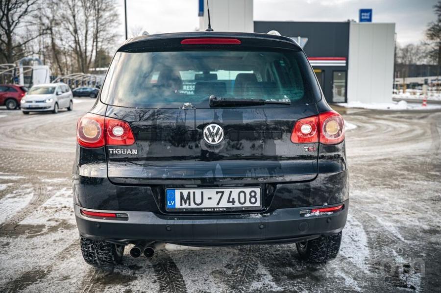 Black Volkswagen Tiguan 2007 in Riga, with an engine capacity of 1.40 L and mileage of 0 thousand km for 4990 €, photo 5 on AUTOMOTO.COM.LV