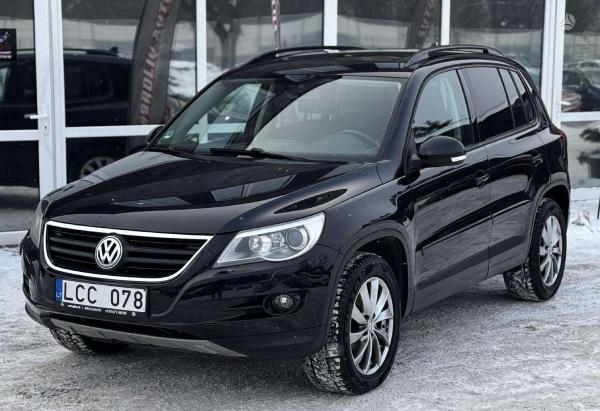 Black Volkswagen Tiguan 2007 in Radviliskis, with an engine capacity of 2.00 L and mileage of 359 thousand km for 5650 €, photo 5 on AUTOMOTO.COM.LV
