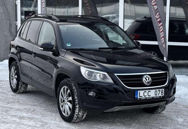 Black Volkswagen Tiguan 2007 in Radviliskis, with an engine capacity of 2.00 L and mileage of 359 thousand km for 5650 €, photo 6 on AUTOMOTO.COM.LV