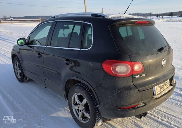 Black Volkswagen Tiguan 2007 in Panevezys, with an engine capacity of 1.40 L and mileage of 256 thousand km for 3200 €, photo 4 on AUTOMOTO.COM.LV