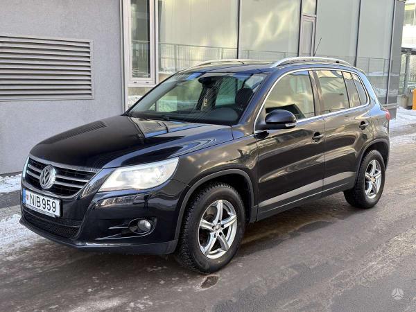Melns Volkswagen Tiguan 2007 Viļņa, ar dzinēja tilpumu 1.39 L un nobraukumu 256 tūkst. km par 3650 €, foto 1 vietnē AUTOMOTO.COM.LV