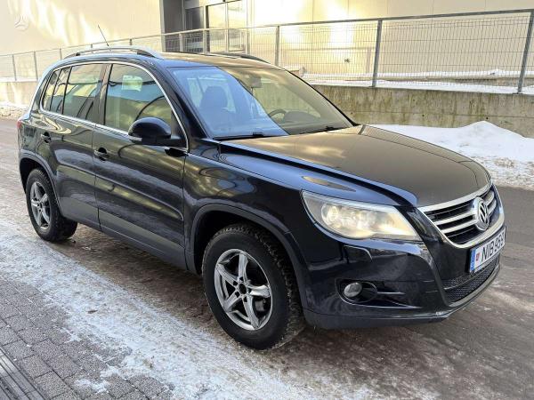 Melns Volkswagen Tiguan 2007 Viļņa, ar dzinēja tilpumu 1.39 L un nobraukumu 256 tūkst. km par 3650 €, foto 6 vietnē AUTOMOTO.COM.LV