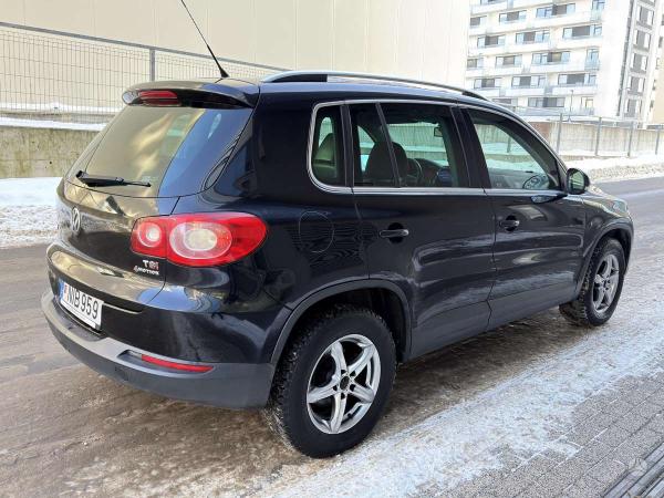 Melns Volkswagen Tiguan 2007 Viļņa, ar dzinēja tilpumu 1.39 L un nobraukumu 256 tūkst. km par 3650 €, foto 7 vietnē AUTOMOTO.COM.LV