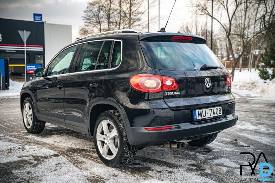 Melns Volkswagen Tiguan 2007 Rīga, ar dzinēja tilpumu 1.40 L un nobraukumu 175 tūkst. km par 4990 €, foto 3 vietnē AUTOMOTO.COM.LV