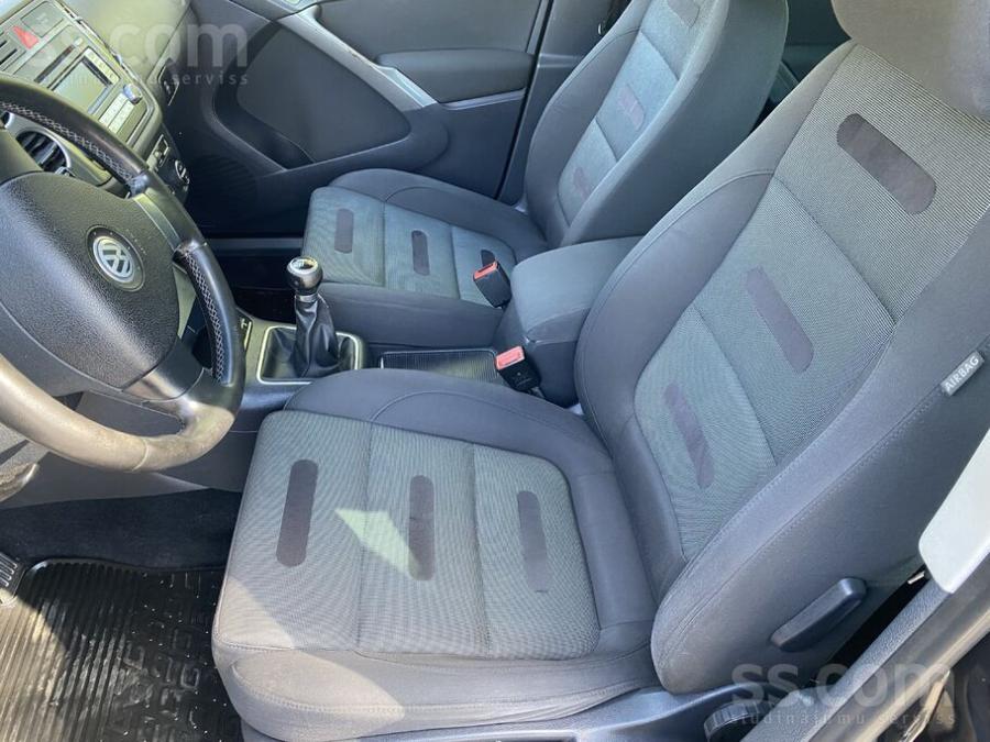 Melns Volkswagen Tiguan 2007 Rēzekne, ar dzinēja tilpumu 2.00 L un nobraukumu 0 tūkst. km par 5950 €, foto 15 vietnē AUTOMOTO.COM.LV