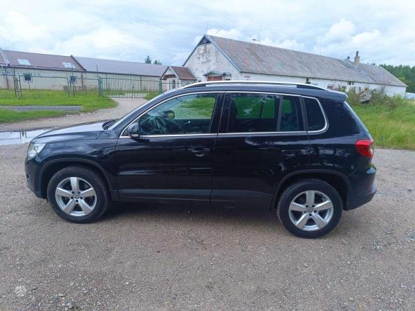 Black Volkswagen Tiguan 2007 in Taurage, with an engine capacity of 1.97 L and mileage of 287 thousand km for 5900 €, photo 4 on AUTOMOTO.COM.LV