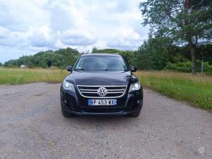Black Volkswagen Tiguan 2007 in Taurage, with an engine capacity of 1.97 L and mileage of 287 thousand km for 5900 €, photo 4 on AUTOMOTO.COM.LV
