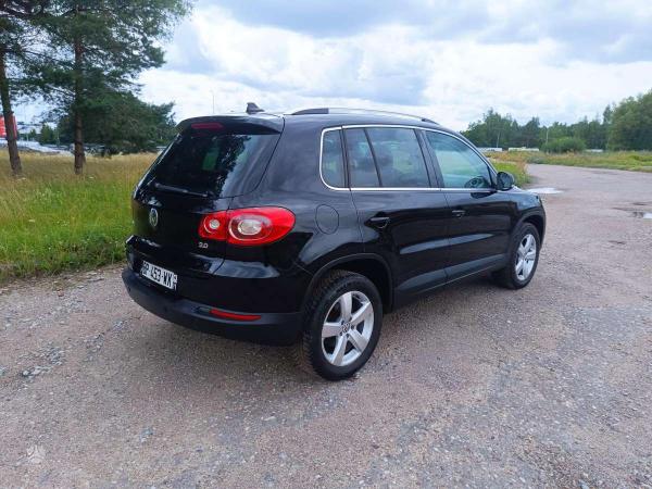 Black Volkswagen Tiguan 2007 in Taurage, with an engine capacity of 1.97 L and mileage of 287 thousand km for 5900 €, photo 7 on AUTOMOTO.COM.LV