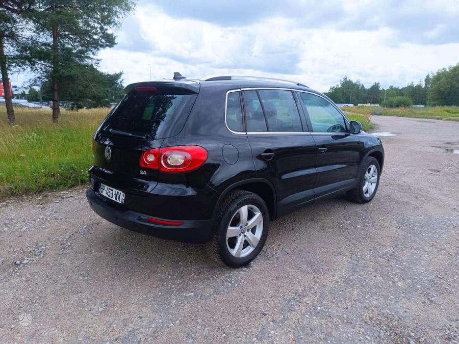 Black Volkswagen Tiguan 2007 in Taurage, with an engine capacity of 1.97 L and mileage of 287 thousand km for 5900 €, photo 8 on AUTOMOTO.COM.LV
