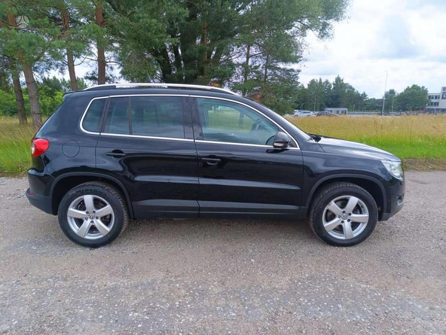 Black Volkswagen Tiguan 2007 in Taurage, with an engine capacity of 1.97 L and mileage of 287 thousand km for 5900 €, photo 9 on AUTOMOTO.COM.LV