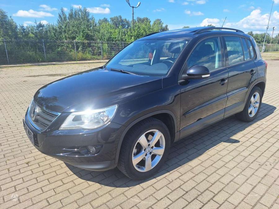 Melns Volkswagen Tiguan 2007 Marijampole, ar dzinēja tilpumu 1.97 L un nobraukumu 286 tūkst. km par 5700 €, foto 1 vietnē AUTOMOTO.COM.LV