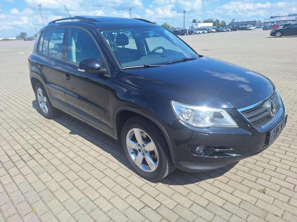 Melns Volkswagen Tiguan 2007 Marijampole, ar dzinēja tilpumu 1.97 L un nobraukumu 286 tūkst. km par 5700 €, foto 4 vietnē AUTOMOTO.COM.LV