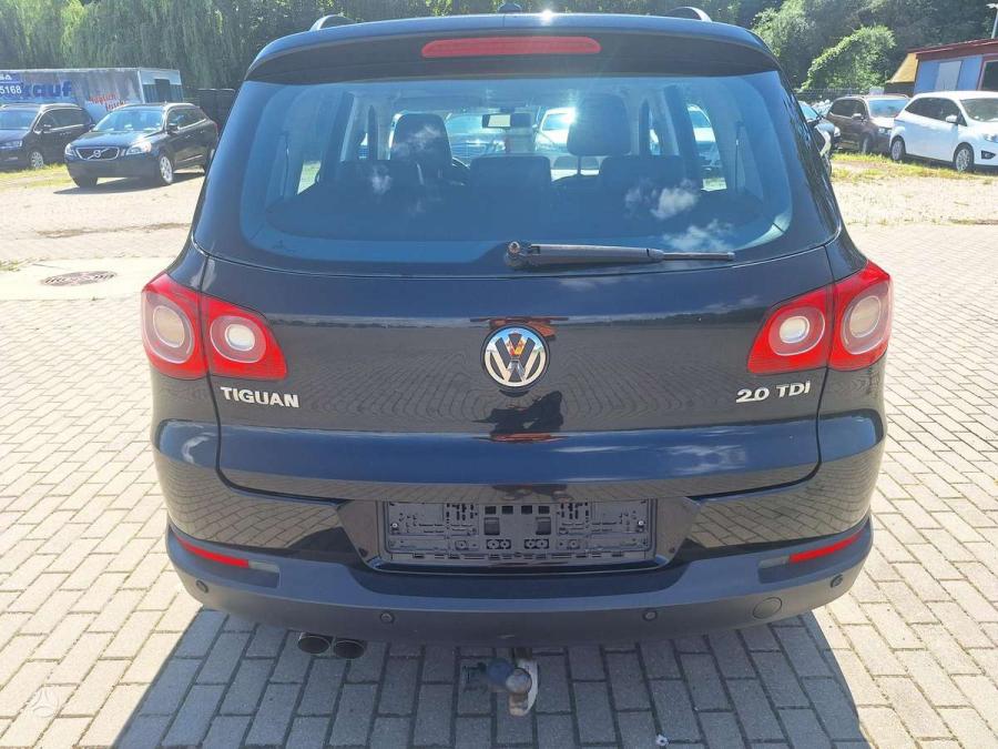 Melns Volkswagen Tiguan 2007 Marijampole, ar dzinēja tilpumu 1.97 L un nobraukumu 286 tūkst. km par 5700 €, foto 8 vietnē AUTOMOTO.COM.LV