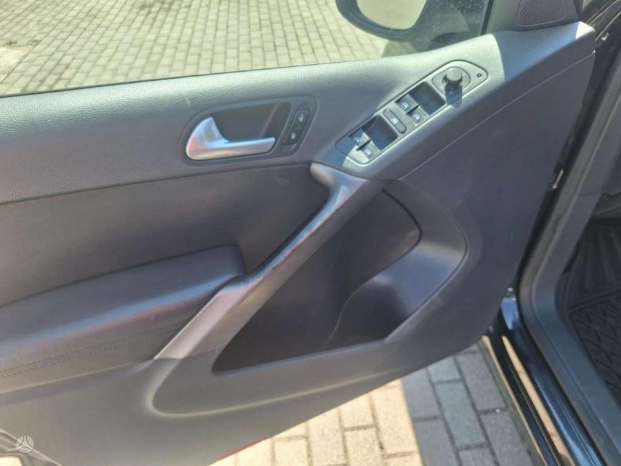 Melns Volkswagen Tiguan 2007 Marijampole, ar dzinēja tilpumu 1.97 L un nobraukumu 286 tūkst. km par 5700 €, foto 15 vietnē AUTOMOTO.COM.LV