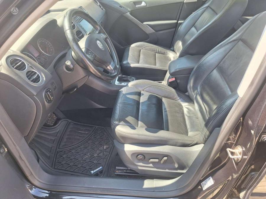 Melns Volkswagen Tiguan 2007 Marijampole, ar dzinēja tilpumu 1.97 L un nobraukumu 286 tūkst. km par 5700 €, foto 16 vietnē AUTOMOTO.COM.LV