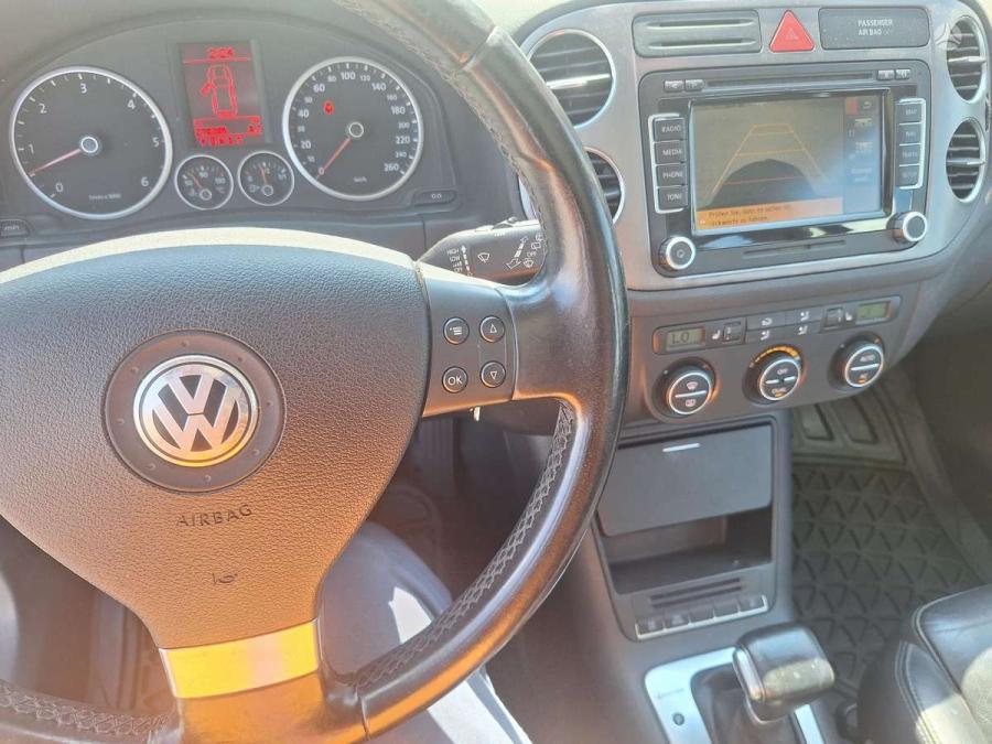 Melns Volkswagen Tiguan 2007 Marijampole, ar dzinēja tilpumu 1.97 L un nobraukumu 286 tūkst. km par 5700 €, foto 20 vietnē AUTOMOTO.COM.LV