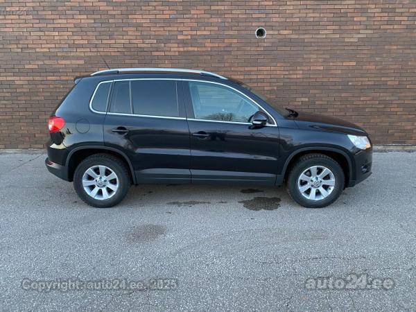 Black Volkswagen Tiguan 2008 in Tartu, with an engine capacity of 1.40 L and mileage of 159 thousand km for 6450 €, photo 2 on AUTOMOTO.COM.LV