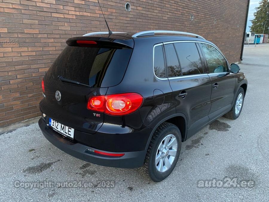 Black Volkswagen Tiguan 2008 in Tartu, with an engine capacity of 1.40 L and mileage of 159 thousand km for 6450 €, photo 3 on AUTOMOTO.COM.LV