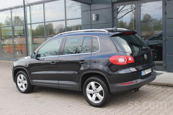 Black Volkswagen Tiguan 2008 in Dobele, with an engine capacity of 2.00 L and mileage of 221 thousand km for 6400 €, photo 4 on AUTOMOTO.COM.LV