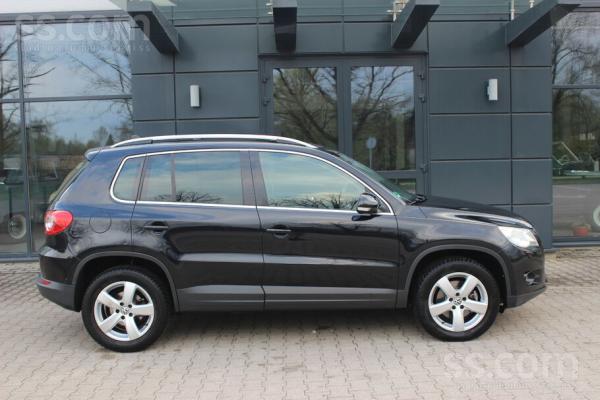 Black Volkswagen Tiguan 2008 in Dobele, with an engine capacity of 2.00 L and mileage of 221 thousand km for 6400 €, photo 6 on AUTOMOTO.COM.LV