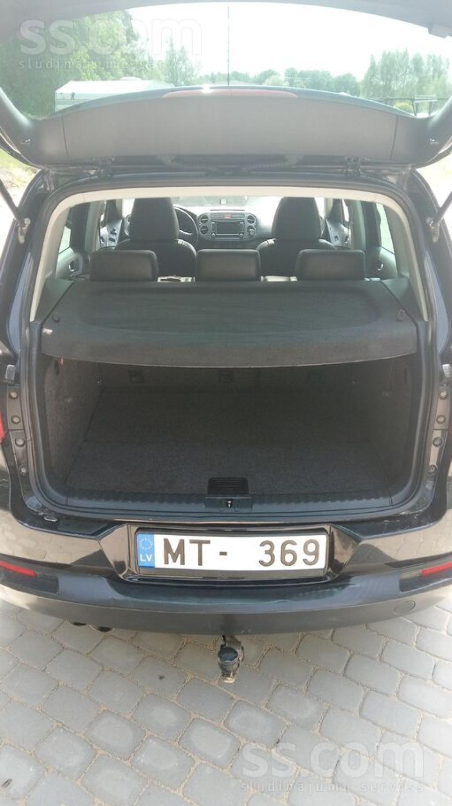 Black Volkswagen Tiguan 2008 in Riga, with an engine capacity of 2.00 L and mileage of 297 thousand km for 4750 €, photo 6 on AUTOMOTO.COM.LV