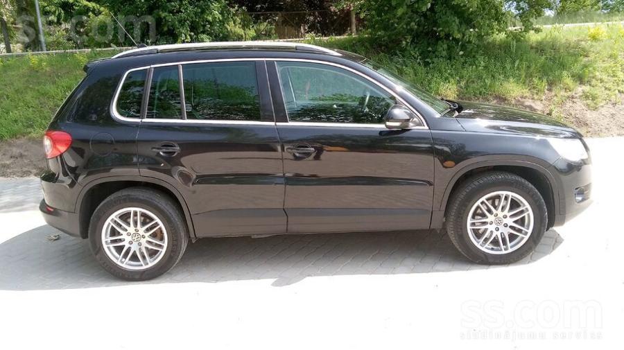Black Volkswagen Tiguan 2008 in Riga, with an engine capacity of 2.00 L and mileage of 297 thousand km for 4750 €, photo 10 on AUTOMOTO.COM.LV