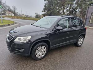 Black Volkswagen Tiguan 2008 in Utena, with an engine capacity of 1.97 L and mileage of 255 thousand km for 5650 €, photo 4 on AUTOMOTO.COM.LV