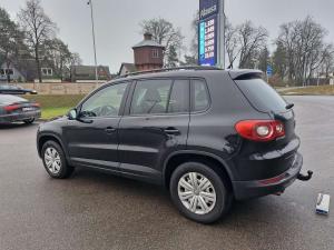 Black Volkswagen Tiguan 2008 in Utena, with an engine capacity of 1.97 L and mileage of 255 thousand km for 5650 €, photo 19 on AUTOMOTO.COM.LV