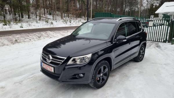 Melns Volkswagen Tiguan 2008 Viļņa, ar dzinēja tilpumu 2.00 L un nobraukumu 160 tūkst. km par 6150 €, foto 3 vietnē AUTOMOTO.COM.LV