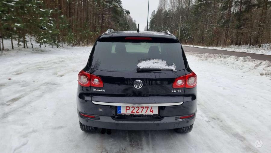 Black Volkswagen Tiguan 2008 in Vilnius, with an engine capacity of 2.00 L and mileage of 160 thousand km for 6150 €, photo 23 on AUTOMOTO.COM.LV