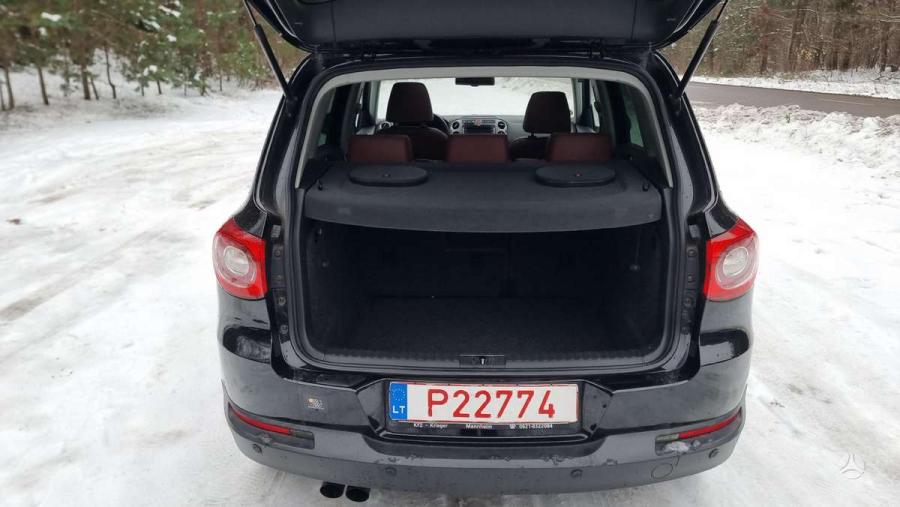 Black Volkswagen Tiguan 2008 in Vilnius, with an engine capacity of 2.00 L and mileage of 160 thousand km for 6150 €, photo 24 on AUTOMOTO.COM.LV