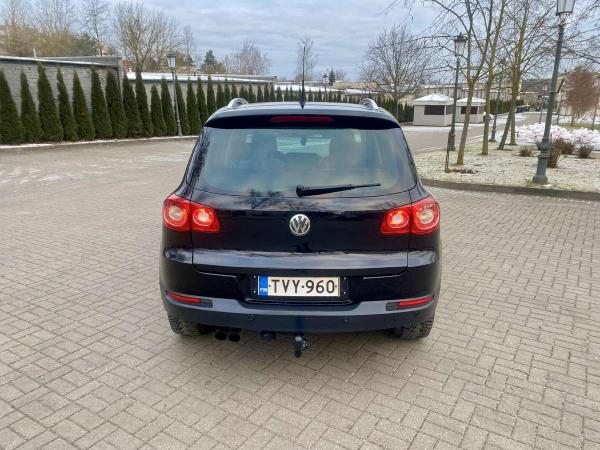 Melns Volkswagen Tiguan 2008 Šauļi, ar dzinēja tilpumu 2.00 L un nobraukumu 300 tūkst. km par 6150 €, foto 5 vietnē AUTOMOTO.COM.LV