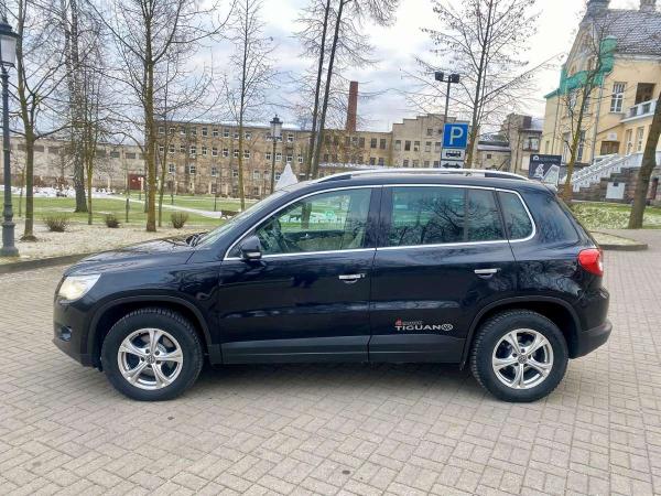 Melns Volkswagen Tiguan 2008 Šauļi, ar dzinēja tilpumu 2.00 L un nobraukumu 300 tūkst. km par 6150 €, foto 7 vietnē AUTOMOTO.COM.LV