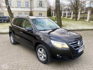 Melns Volkswagen Tiguan 2008 Šauļi, ar dzinēja tilpumu 2.00 L un nobraukumu 300 tūkst. km par 6150 €, foto 2 vietnē AUTOMOTO.COM.LV