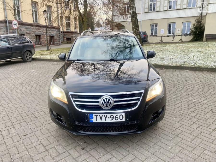 Melns Volkswagen Tiguan 2008 Šauļi, ar dzinēja tilpumu 2.00 L un nobraukumu 300 tūkst. km par 6150 €, foto 3 vietnē AUTOMOTO.COM.LV