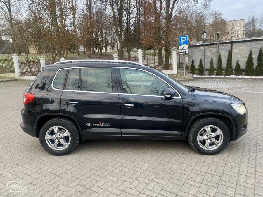 Melns Volkswagen Tiguan 2008 Šauļi, ar dzinēja tilpumu 2.00 L un nobraukumu 300 tūkst. km par 6150 €, foto 7 vietnē AUTOMOTO.COM.LV