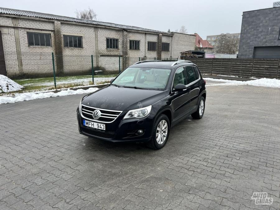 Melns Volkswagen Tiguan 2008 Šilutė, ar dzinēja tilpumu 2.00 L un nobraukumu 340 tūkst. km par 4199 €, foto 1 vietnē AUTOMOTO.COM.LV