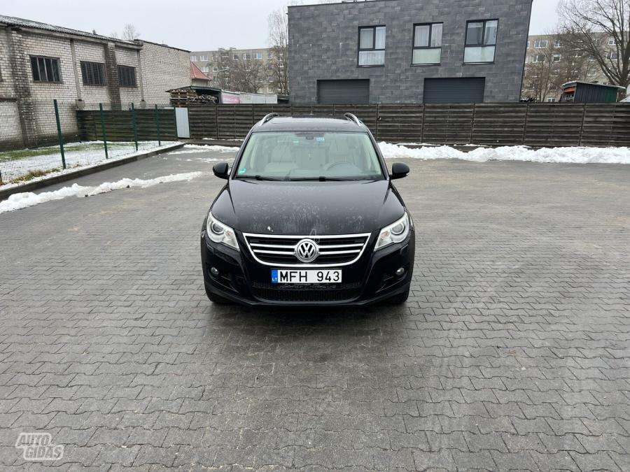 Melns Volkswagen Tiguan 2008 Šilutė, ar dzinēja tilpumu 2.00 L un nobraukumu 340 tūkst. km par 4199 €, foto 2 vietnē AUTOMOTO.COM.LV