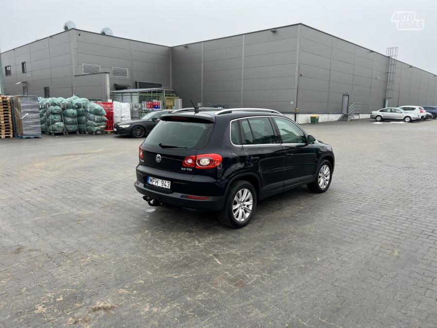 Melns Volkswagen Tiguan 2008 Šilutė, ar dzinēja tilpumu 2.00 L un nobraukumu 340 tūkst. km par 4199 €, foto 5 vietnē AUTOMOTO.COM.LV