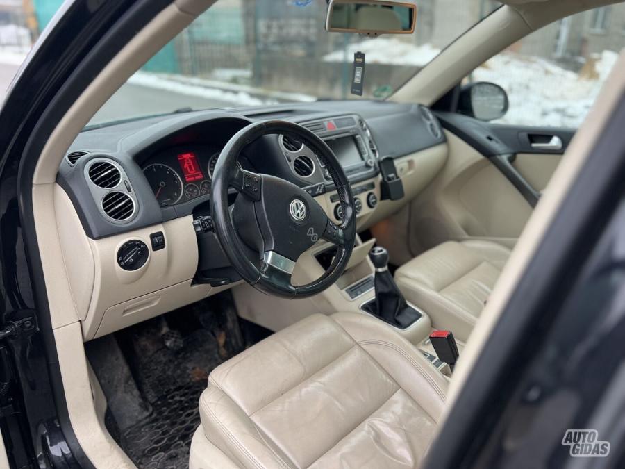 Melns Volkswagen Tiguan 2008 Šilutė, ar dzinēja tilpumu 2.00 L un nobraukumu 340 tūkst. km par 4199 €, foto 8 vietnē AUTOMOTO.COM.LV