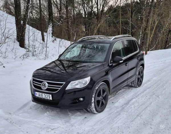 Black Volkswagen Tiguan 2008 in Kaunas, with an engine capacity of 1.97 L and mileage of 241 thousand km for 5300 €, photo 2 on AUTOMOTO.COM.LV