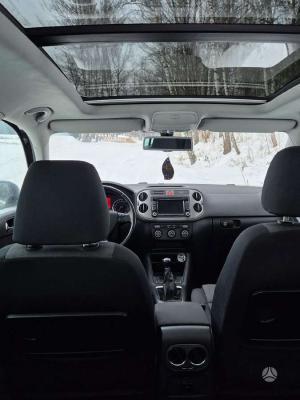 Melns Volkswagen Tiguan 2008 Kauņa, ar dzinēja tilpumu 1.97 L un nobraukumu 241 tūkst. km par 5300 €, foto 4 vietnē AUTOMOTO.COM.LV