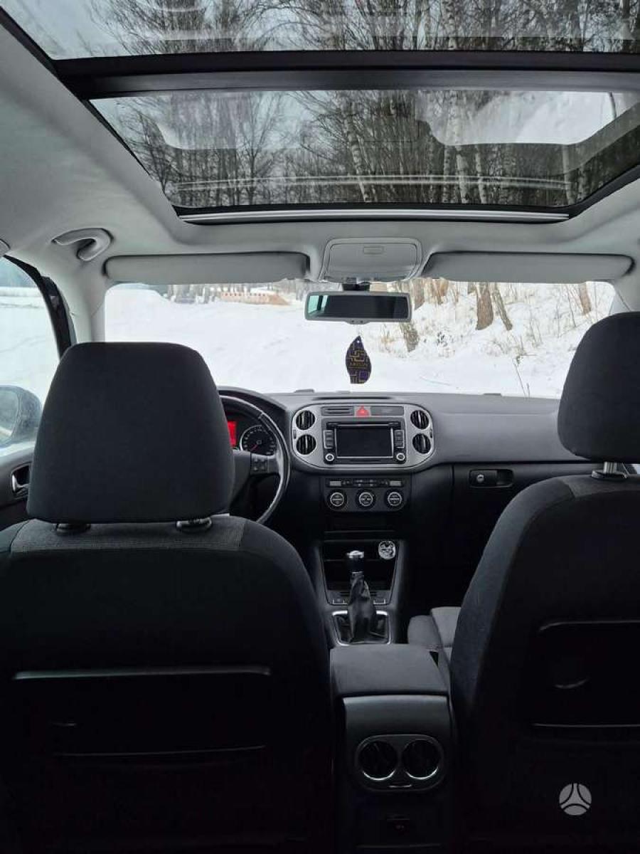 Melns Volkswagen Tiguan 2008 Kauņa, ar dzinēja tilpumu 1.97 L un nobraukumu 241 tūkst. km par 5300 €, foto 4 vietnē AUTOMOTO.COM.LV
