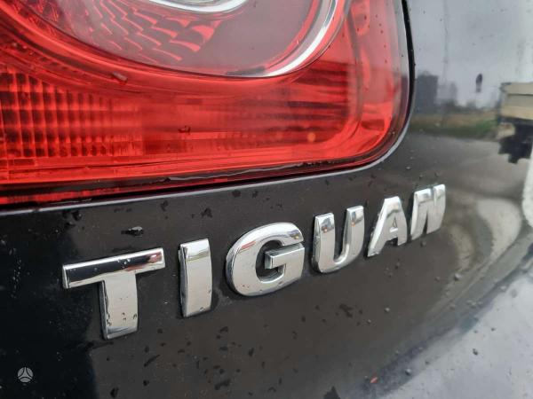 Black Volkswagen Tiguan 2008 in Taurage, with an engine capacity of 2.00 L and mileage of 170 thousand km for 2650 €, photo 7 on AUTOMOTO.COM.LV