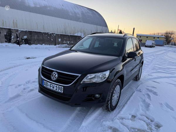 Melns Volkswagen Tiguan 2008 Kupiškis, ar dzinēja tilpumu 1.97 L un nobraukumu 255 tūkst. km par 5800 €, foto 1 vietnē AUTOMOTO.COM.LV